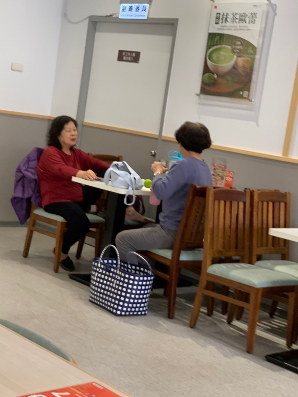 2762 世界健身-KY - 當沒錢點餐的婆婆媽媽都在速食店...｜CMoney 股市爆料同學會