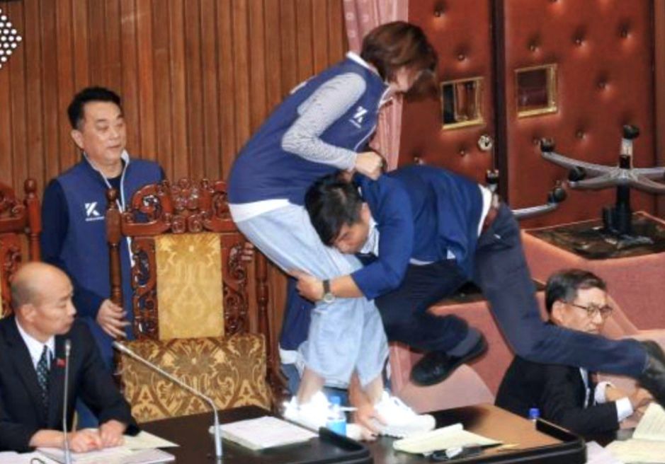 6547 高端疫苗 - 向下跳空缺口有50點未回補, ...｜CMoney 股市爆料同學會